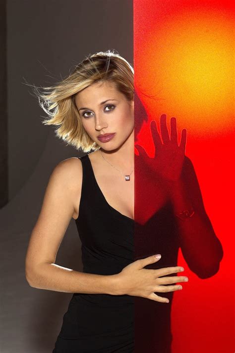 Kristen Miller Photo Gallery Best Kristen Miller Pics Celebs Place Com