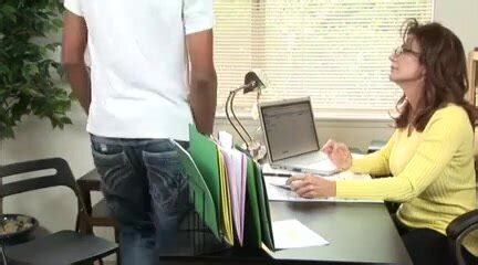 Porn Crowns Slutty Crown Fucking Her Shameless Lover Cnn Amador