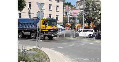 Заради жегата мият основни улици и булеварди в София