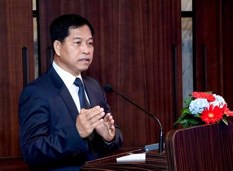 ភ្នំពេញ ៖ ឯកឧត្តម នាយឧត្តមសេនីយ៍ បណ្ឌិត ផន ណារ៉ា អគ្គលេខាធិការ នៃអគ្គលេខាធិការដ្ឋាន