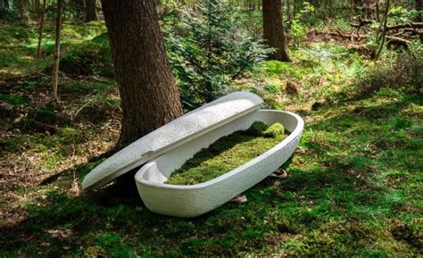 Coffins Caskets And Shrouds The Natural Burial Company