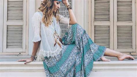 استایل تابستانه دخترانه با رنگ‌های روشن 1403 مجله اکالا