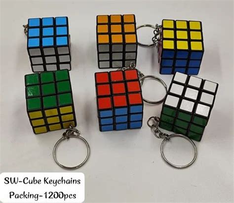 Multicolor Rubic Cube Keychain 3 X 3 X 3 At ₹ 6piece In Mumbai Id 2854671486162