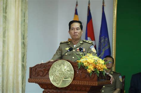 ឯកឧត្ដម ឃួង ស្រេង ស្នើឱ្យសមត្ថកិច្ច ចៅសង្កាត់ ប្រធានផ្សារ ត្រូវចាប់ឱ្យបានចំពោះអ្នកយកភាស៊ីលើសសៀវ