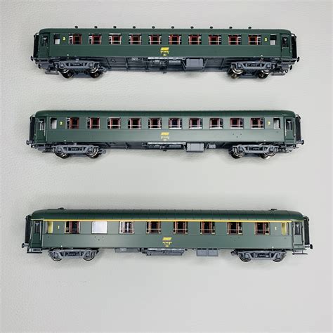 Set De 3 Voitures Voyageurs Ocem Parois Lisses A8 B10 And B10 Sncf Ep