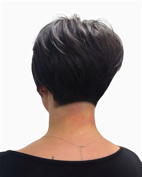 31 Chic Pixie Haircuts That Prove Women With Short Hair Have More Fun