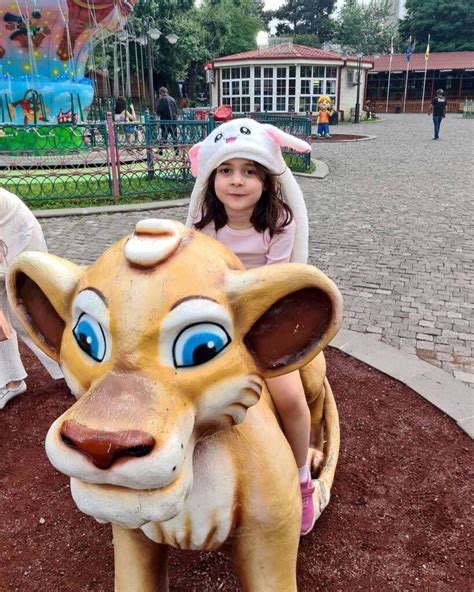 სამაგალითო მამა გია ბაღაშვილი შვილებთან ერთად გადაღებულ კადრებს გვიზიარებს Marao