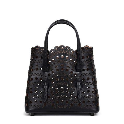 Alaia 알라이아 알라이아 24ss 블랙 비엔 웨이브 럭스 미나 16 토트백 Aa1s06716c0a29 999 S I Village 에스아이빌리지