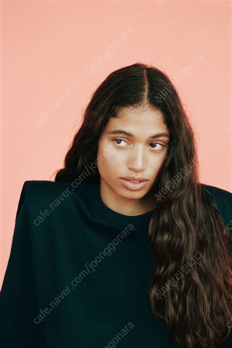 자라 여성 맨투맨 판매합니다 티셔츠 캐쥬얼의류 중고나라