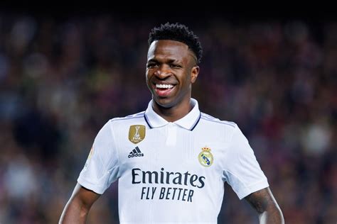 Vini Jr Abre Mão De Pênalti Para Mbappé E Ancelotti Elogia Atitude