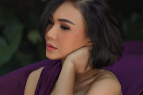 Lama Vakum, Yuni Shara Comeback lewat Single Baru 'Sendiri Itu Tak Mudah'