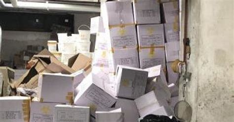 부산의사회관에 소각처리 거부된 다량의 의료폐기물 무단 적치 부산의사회관에 소각처리 거부된 다량의 의료폐기물 무단 적치