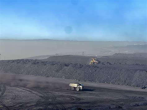 Уул уурхай хүнд үйлдвэрийн сайд Ж Ганбаатар Өмнөговь аймагт ажиллалаа