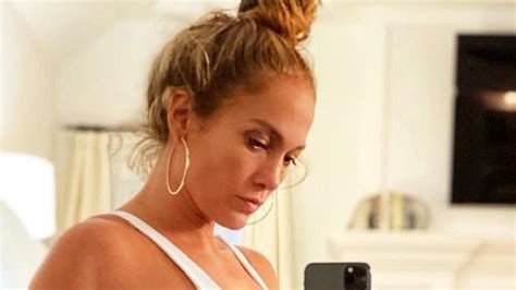 Jennifer Lopez ‘breaks Internet With Jaw Dropping Swimsuit Photo