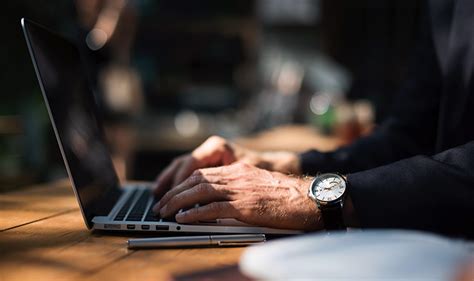 Cómo insertar la fecha y la hora en una celda de Excel rápido y fácil