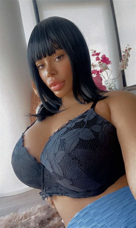 strella kat on Twitter: "Grab some kisses 😘 https://t.co/gS6w6UyrRB" / Twitter
