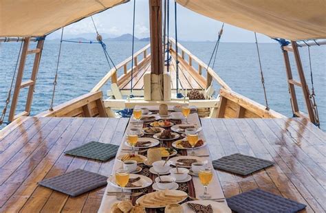 Labuan Bajo Sensasi Bulan Madu Seru Sambil Berlayar The Bride Dept