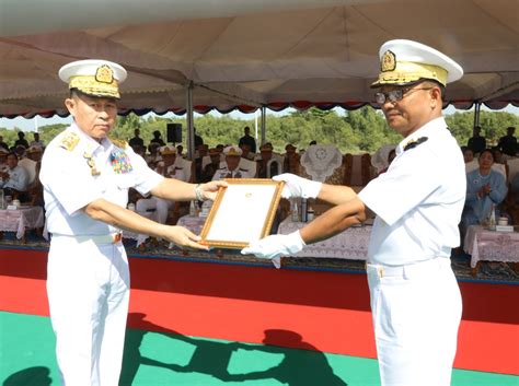 ၇၆ နှစ်မြောက် တပ်မတော် ရေ နေ့အထိမ်းအမှတ် စစ်ရေယာဉ်များ တပ်တော်ဝင်ခြင်း အခမ်းအနားသို့ နိုင်ငံတော