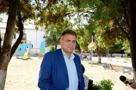 Жителите и фирмите в Радомир вече могат да плащат данъци и да получават удостоверения от