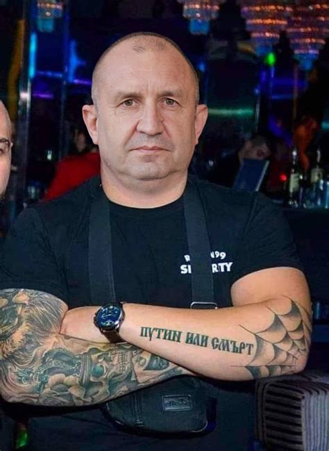 ЧиталищеНапредъкгр Пирдоп Бащата на Ирена Кръстева е полк Ангел Кръстев който е бивш