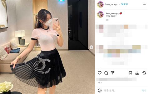 워터밤 모델 신재은 비키니 수영복 뒤태 엉덩이 노출 몸매 라이키 사진 셀카 인스타 네이버 블로그