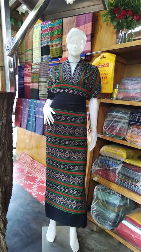 ဝတဲ့မမတွေ လင်းဝင့်ဝါ တိုင်းရင်းသားရိုးရာအမျိုးမျိုး