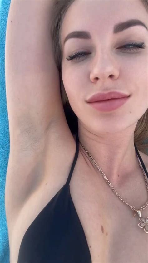 Enjoy my armpits with me.. : r/ArmpitCommunity