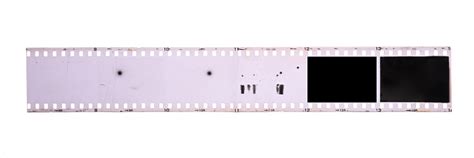 흰색 배경에 고립 된 길고 노출 부족 직경 포지티브 필름 스트립 35mm 필름 스트립 0명에 대한 스톡 사진 및 기타 이미지 0명 35 Mm 카메라 검은 테두리