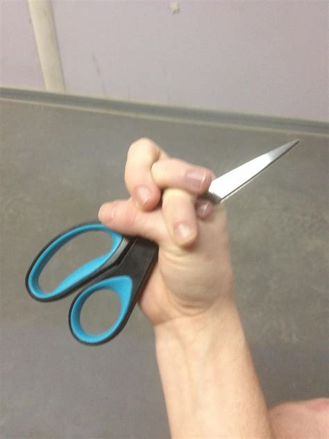 Proper Way To Hold Scissors Oddities Hold Scissors Bizarre