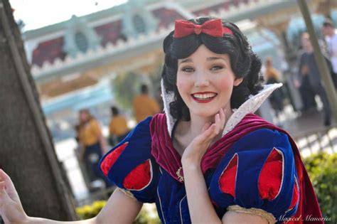 Snow White Disney Face Characters Disney Friends Snow White