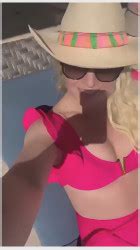 Insta Vid K S Britney Spears Sunbathing For A Change Phun Org Forum