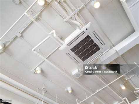 화이트 산업에 어 컨디셔너 천장에 배관 파이프 냉각 환기 시스템 천장 공기 덕트 강철에 대한 스톡 사진 및 기타 이미지 강철 건축물 공기조화 Istock