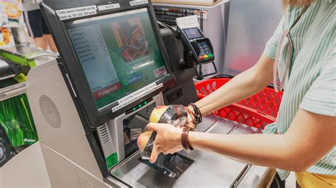 here s the best time to use the self checkout line at the grocery store