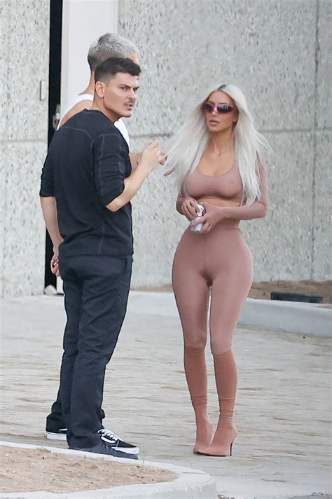 Kim Kardashian In Leggings Flaunts Her Cameltoe And Braless Tits 12