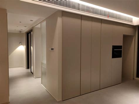 Contemporary Fixed Partition System For Innovative Workspaces And