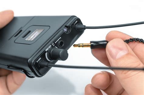 Axelvox DWS7000HT PM Bundle — беспроводная радиосистема персонального ...