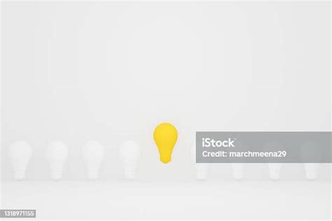 전구 흰색 중 뛰어난 전구 노란색 개념 창조적 인 아이디어와 혁신 3d 일러스트레이션 0명에 대한 스톡 사진 및 기타 이미지 0명 3차원 형태 개념 Istock
