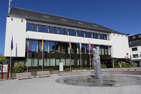 St Vith Verabschiedet Haushalt 2024 Und Diskutiert über Zukunft Der Schulen Brf Nachrichten