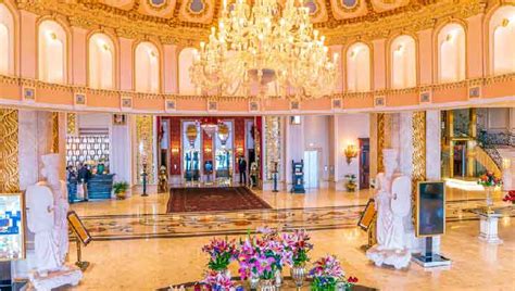 مالک و صاحب هتل اسپیناس پالاس تهران را بشناسید هنر فردی