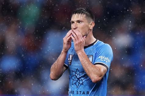 Ex Nottingham Forest Man Joe Lolley Starred On Sydney Fc Debut