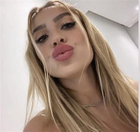 Hot Brazilian Blonde Rpouting