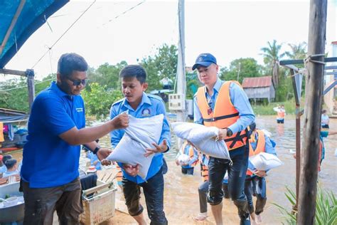 សកម្មភាពស ស យ ក ចូលរួមសម្រាលទុក្ខលំបាកប្រជាពលរដ្ឋតាមបណ្តាមូលដ្ឋានដែលរងគ្រោះដោយសារទឹកជំនន់ 🇰🇭