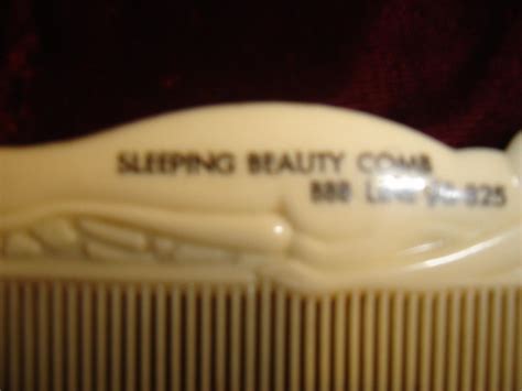 Nude Sleeping Beauty Celluloid Comb Bbb Line 8 825 ~ 9198 ~f 1820754210