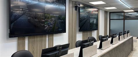 What Is An Hdmi Splitter Hdmi Switch Vs Splitter Use Cases And Faq Scandt Supply