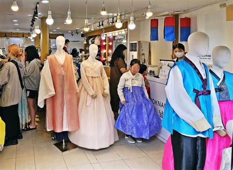 한복을 입고 한국민속촌을 방문／티타임 And 갈비바베큐and사우나 서울 Kkday