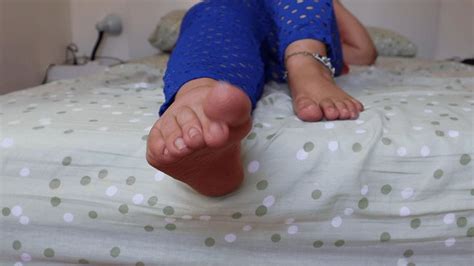 Dolce Amaran Soles In A Lazy Moment FOR MOBILE DEVICE USERS TOES SOLES BAREFOOT