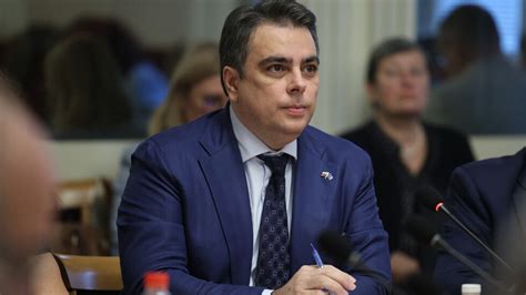 Приеха Закона за бюджета в ресорната комисия на първо четене Nova