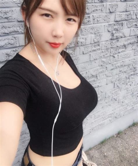 햄버거에 머리카락 넣어서 환불96만 유튜버 벨벳튜브 햄버거 가게서 자작극 사기죄로 처벌 받아