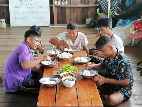 Khit Thit Media ကြာအင်းဆိပ်ကြီးတွင် တပ်ရင်း ၃ ခုမှ