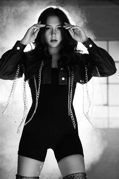 Meet Rising Singer Songwriter Isabelle Fries Maxim